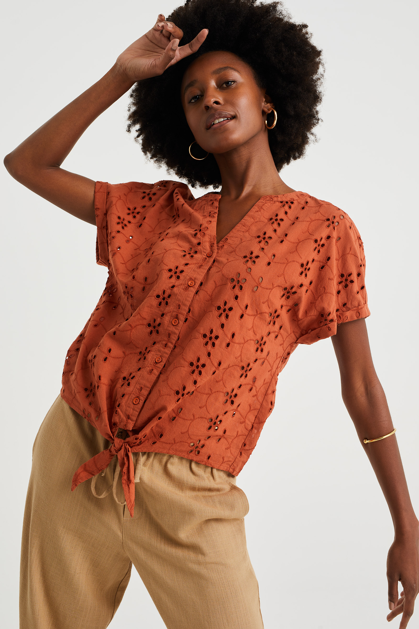 Dames blouse met broderie anglaise | wefashion.com