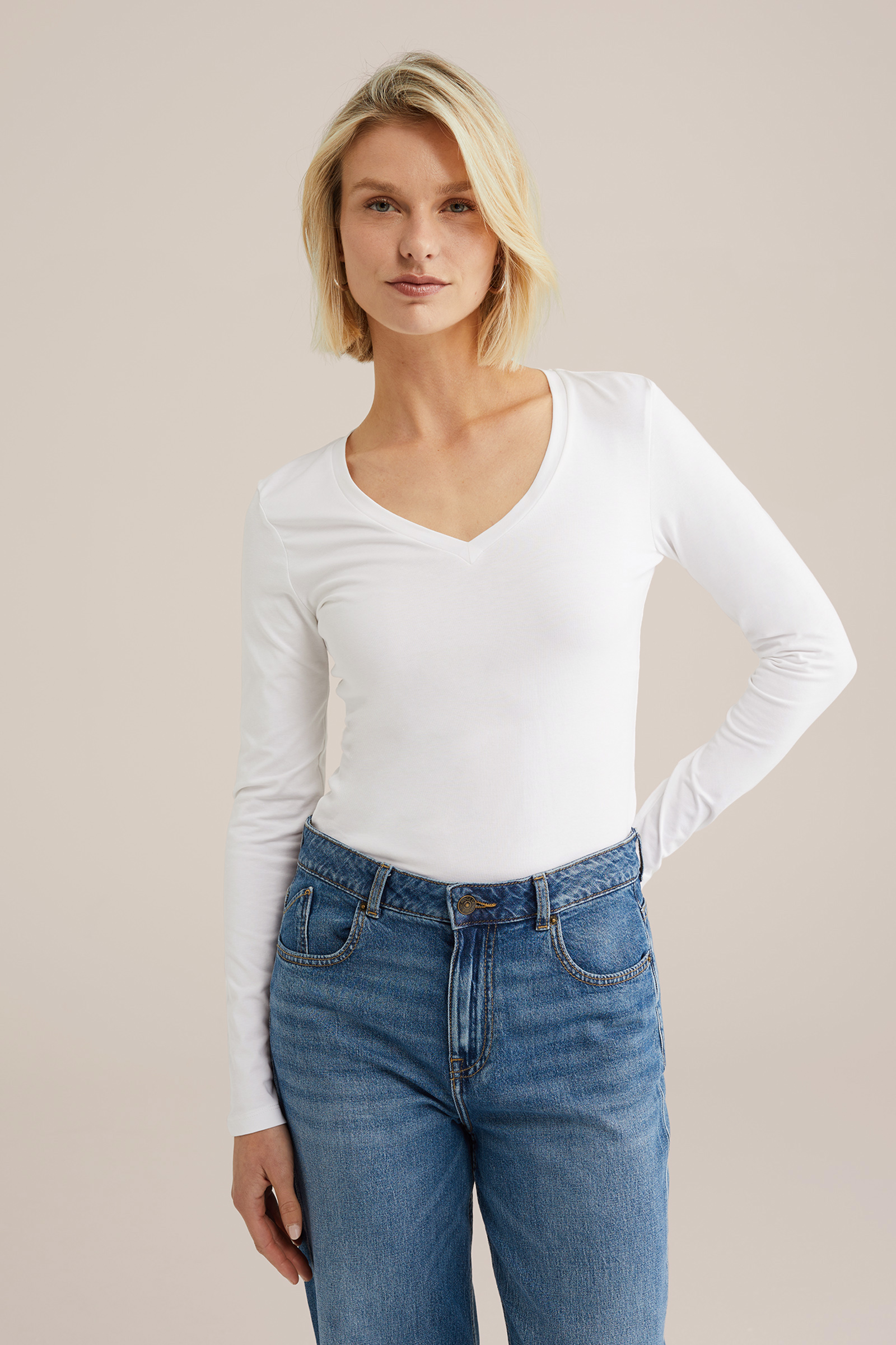 Dames T-shirt met V-hals | wefashion.com