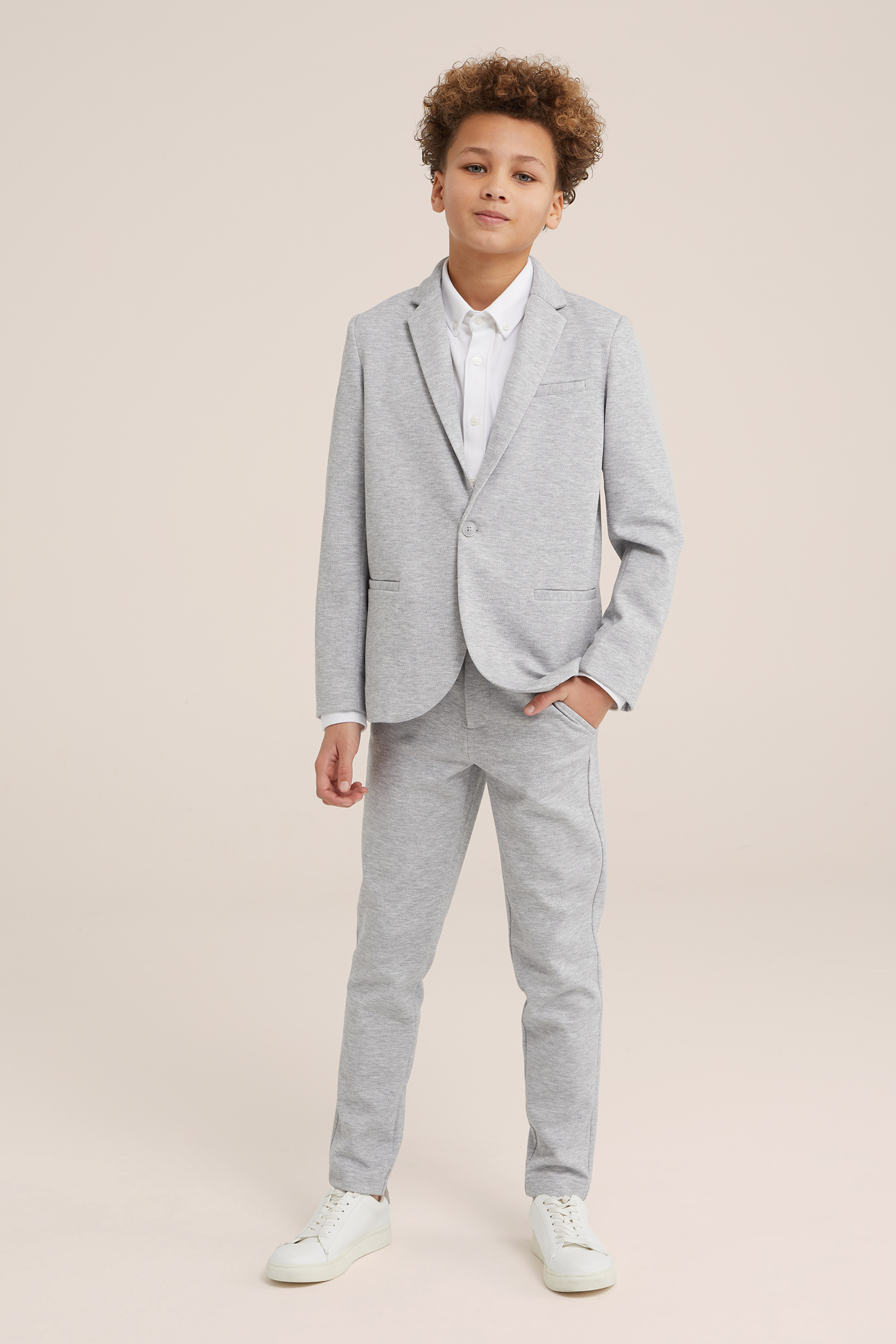 Costume garçon coupe slim avec stretch | wefashion.com